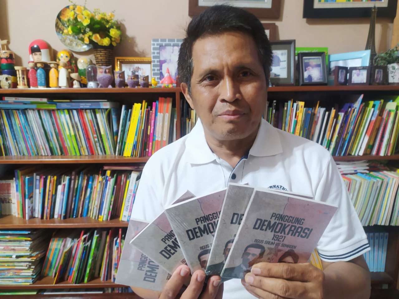Belajar Keadaban Politik dari Buku “Panggung Demokrasi 1921: Agus Salim ...